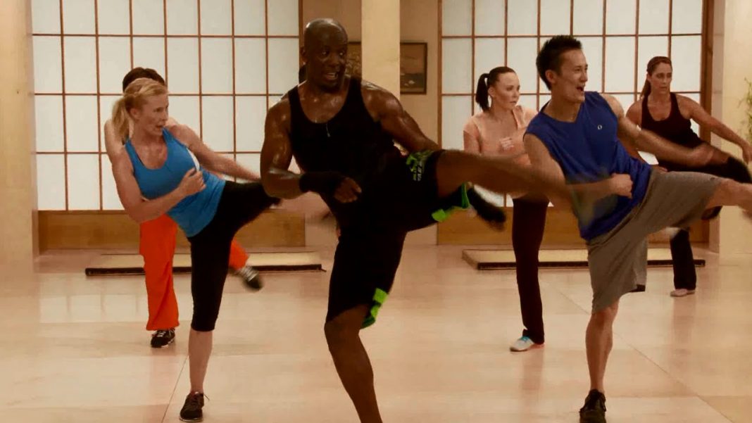 Tae Bo. Η πιο δυναμική αερόβια γυμναστική που περιλαμβάνει κινήσεις ...