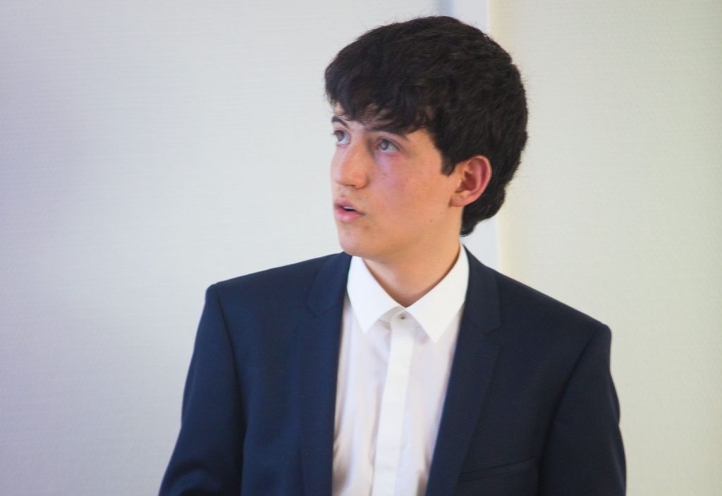 Ποιος είναι ο 17χρονος που "προσπέρασε" έξι τάξεις και κατάφερε να ...